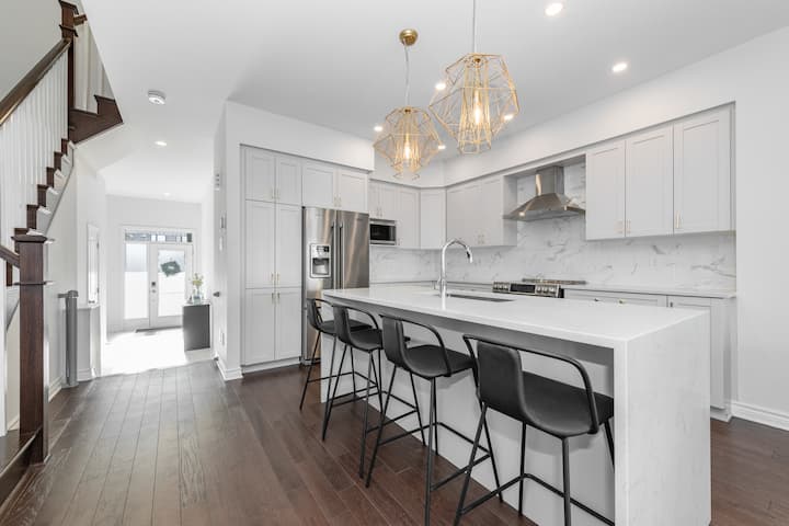 4b Family Home | Riverside South - Ottawa