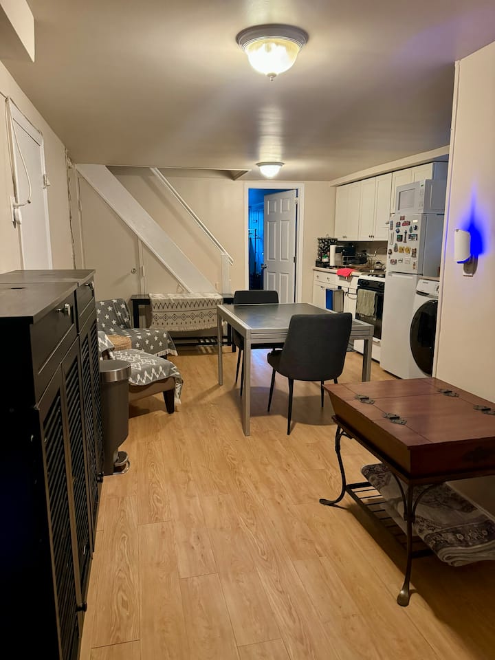 Garden Apartment In A Private Home With Backyard - Staten Island, NY