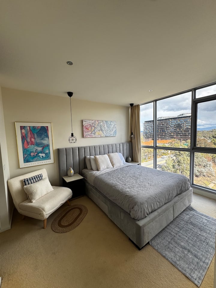 Iconic Views In The Cbd - Canberra