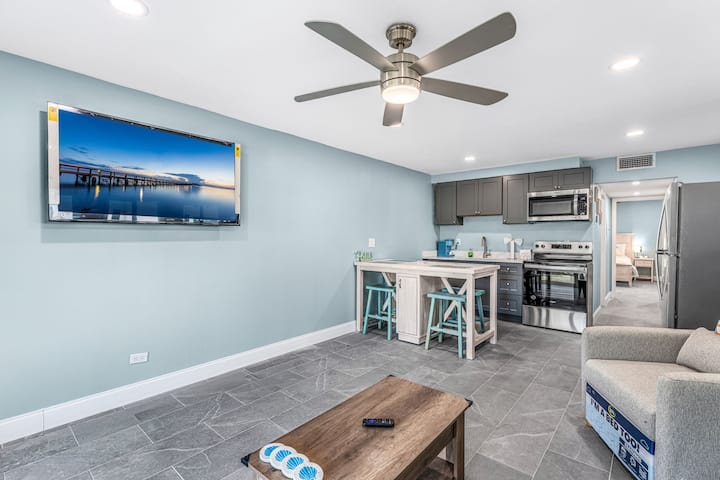 Newly Renovated Cozy Pineapple B - Melbourne Beach, FL