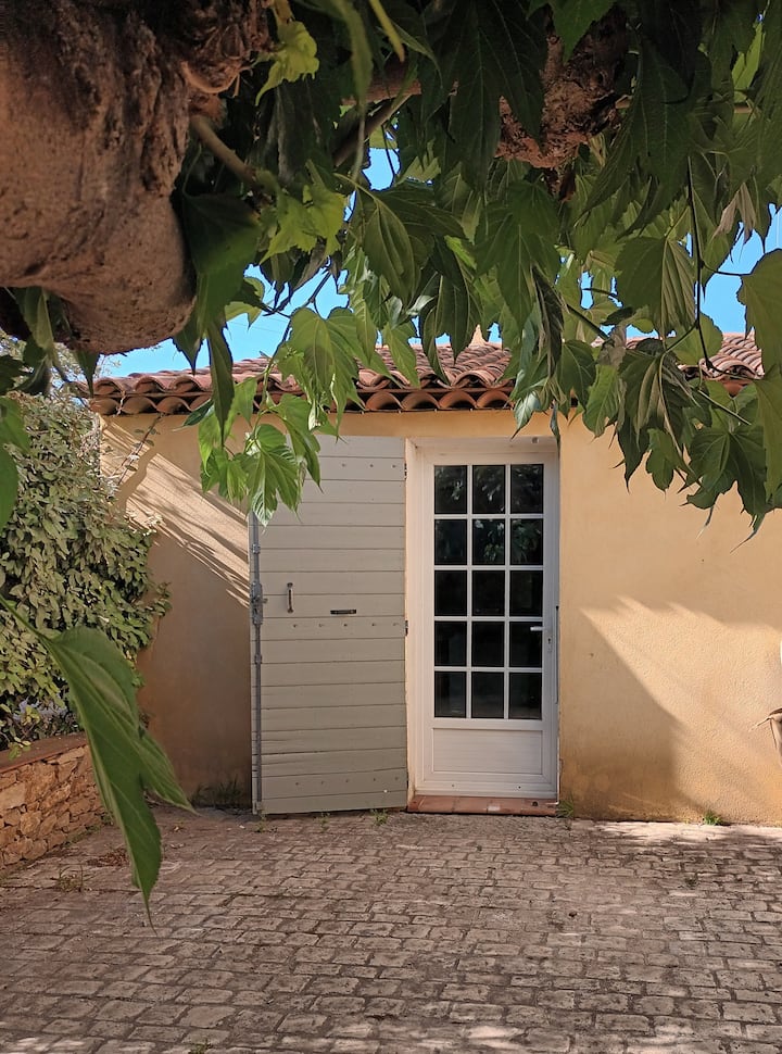 Studio De Charme Pour Location Vacances - Aubagne