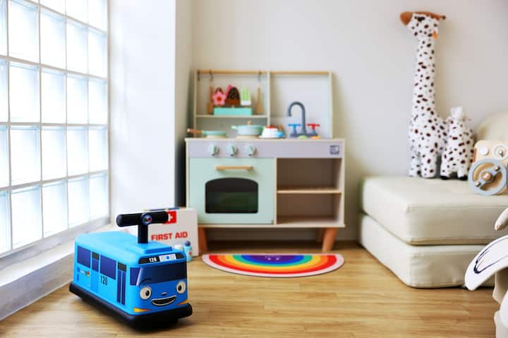 Familyhouse_3br_2ba&kidsroom_pickupfree_1stfloor - Seoul