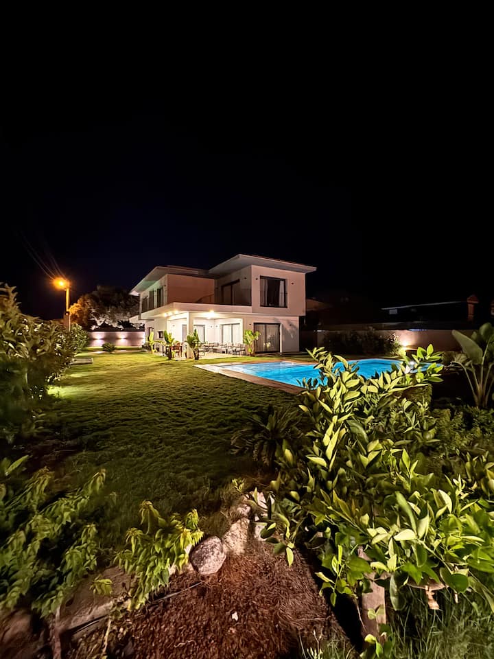 ÇEşme Ilıca Villa Viva 5+1 Lüx - Alaçatı