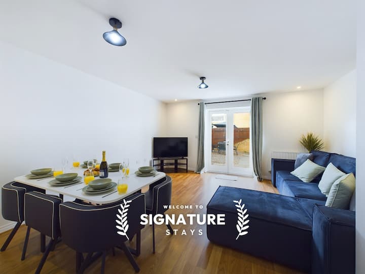 Sotherby Walk | Racecourse | Parking | Modern - Cheltenham