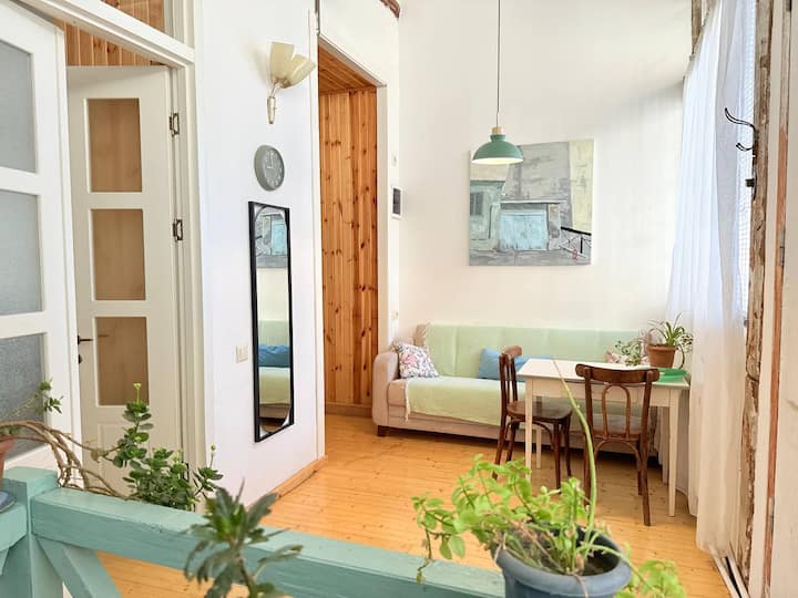 Near & Cozy - Tiflis
