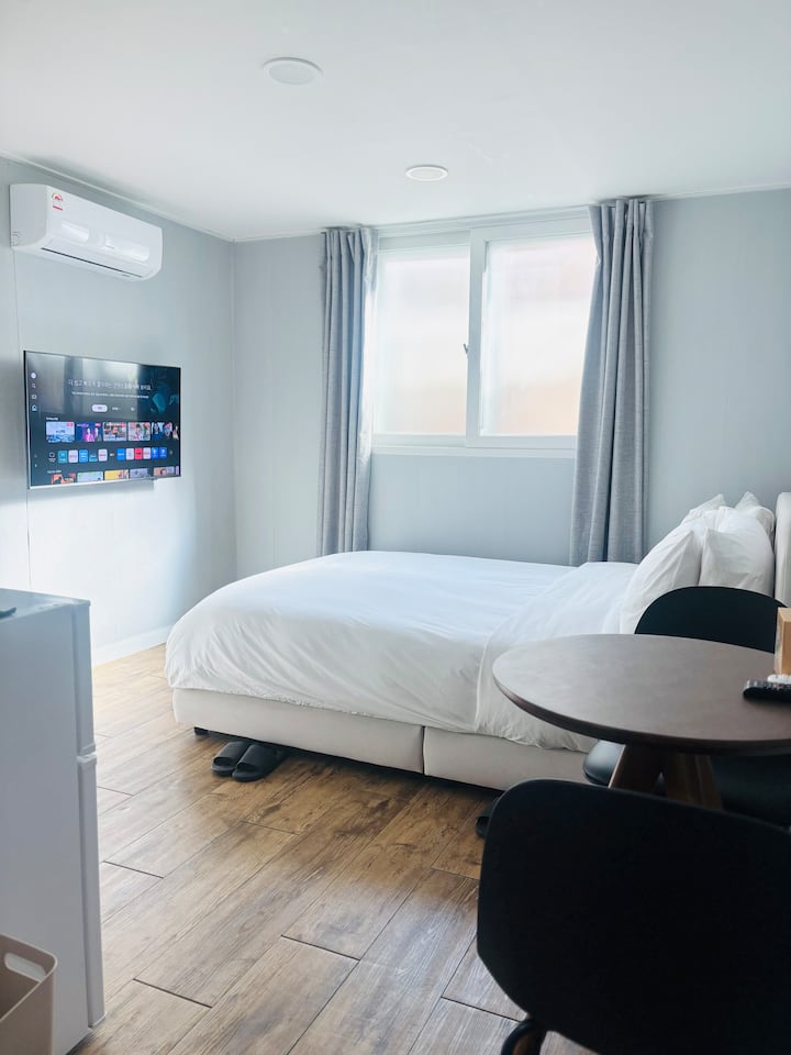 Moonhouse #202  *10mins Walk From Hongdae Stn.* - Seoul