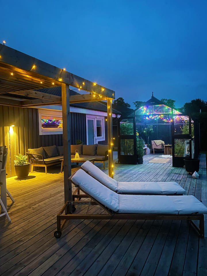 Nyrenoverad, Modern Villa I Gemytligt Område - Landskrona