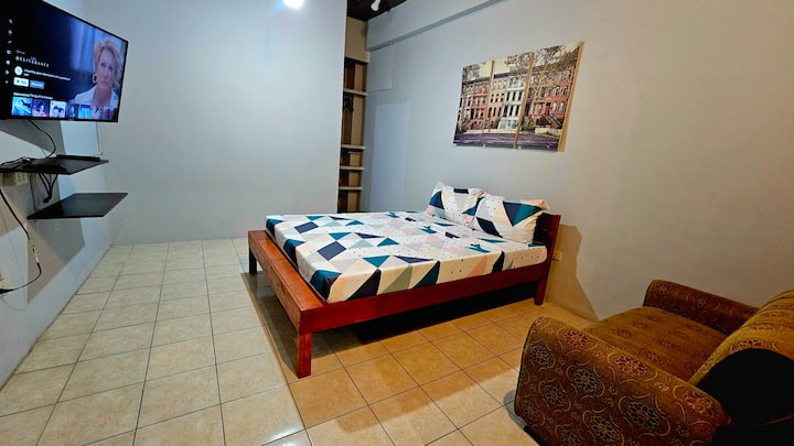 Moonstone Downtown 1br Fast Wifi - Olongapo