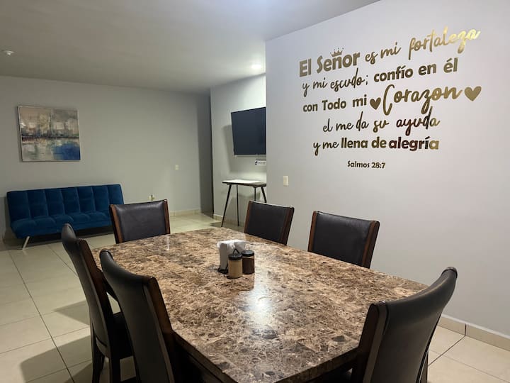 Pb: Amplio Seguro Y Climatizado Para 8p - Saltillo