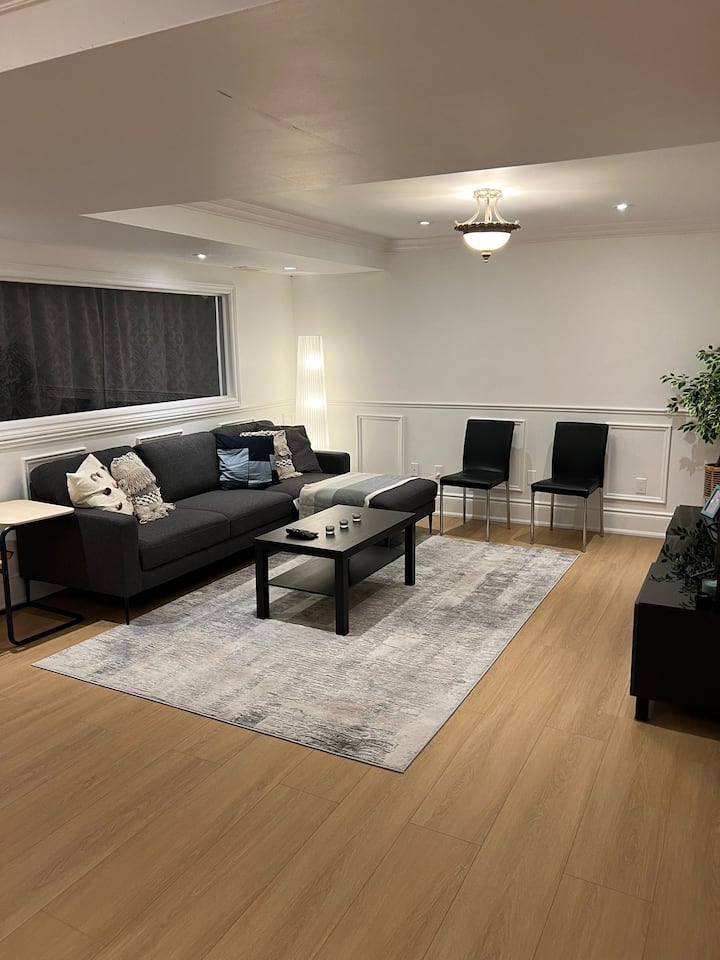 Cozy 2-bdr Near Transit & Plaza - Mississauga
