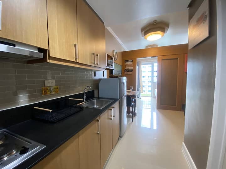 1 Br Fully Furnished Condo Across Moa W/ Pool And Parking - Shell A - Unit 1131 - Luzon