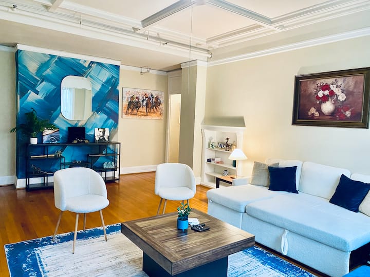 Historic Downtown 3bdr Billiards & Cinema - Louisville, KY