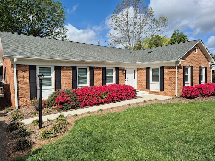 Newly Renovated Home In Great Location. - Greensboro, NC