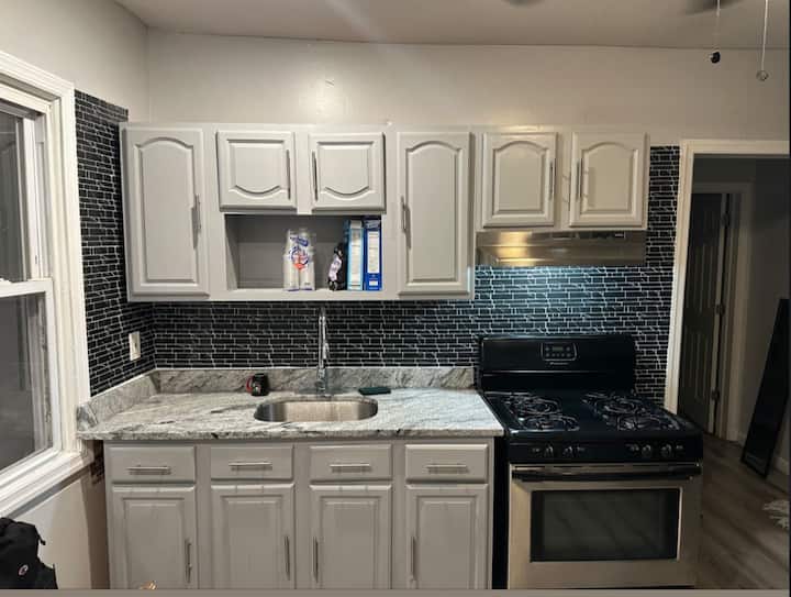 3 Bedroom Condo With Lots Of Space. - Elizabeth, NJ