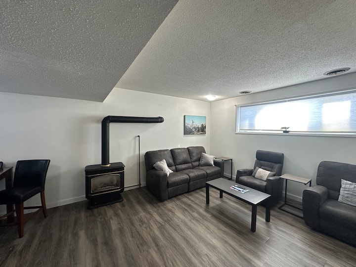 Cozy, Modern 2-bedroom Suite - Melfort