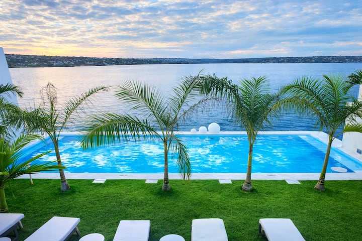 Casa Mediterránea, Junto Al Lago. - Tequesquitengo