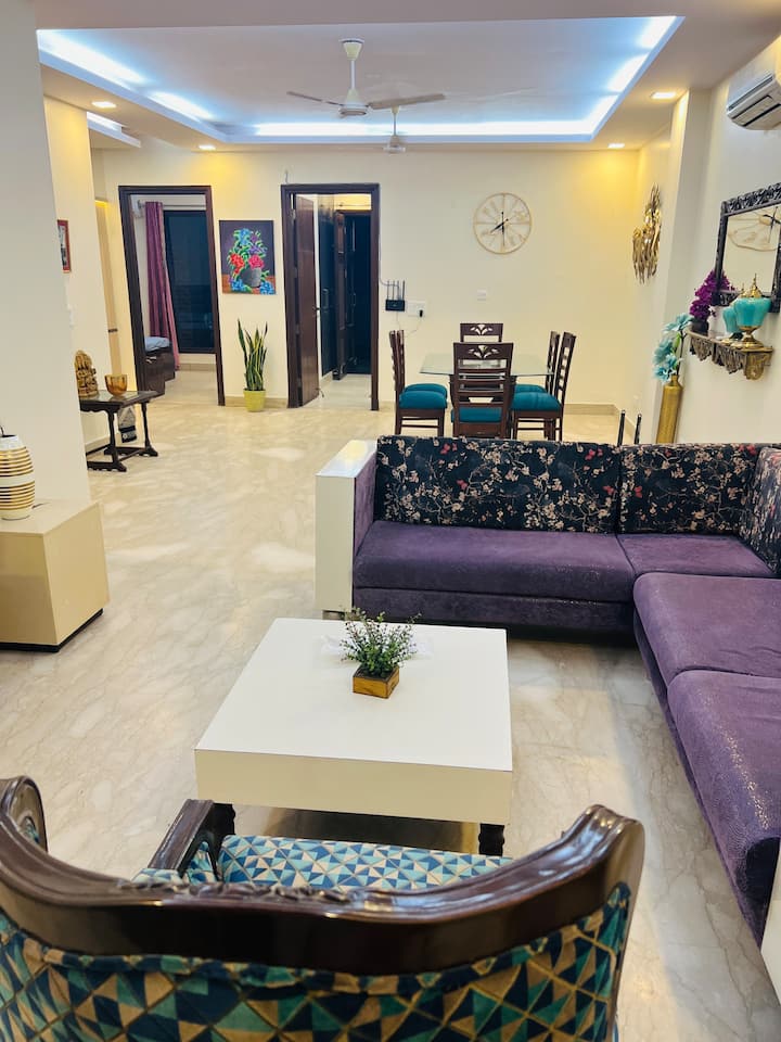 Suvāsa Premium 3bhk
(In The Heart Of South Delhi) - 新德里