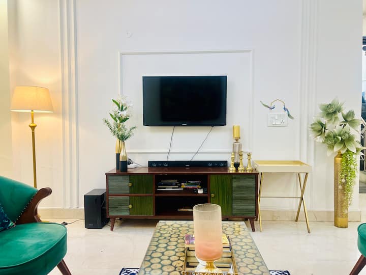 Suvāsa - Spacious/bright/airy - 3bhk - South Delhi - New Delhi