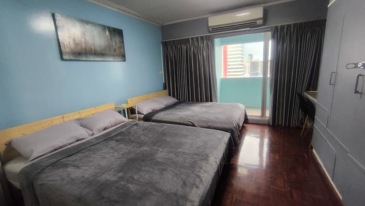 Silom Room With 2 Queen Beds For 4 Persons - Bangkok