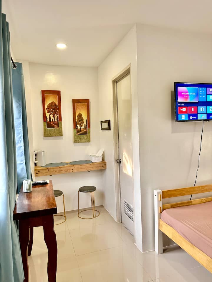 Eenong Rooms And Garden Room 3 - Silang