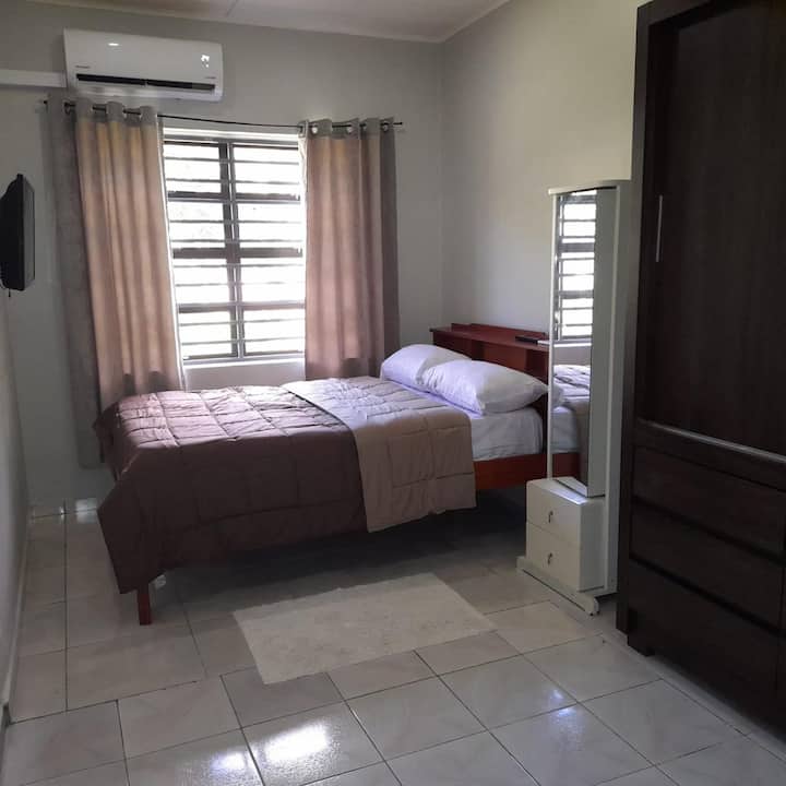 Casa Bueno - Suriname