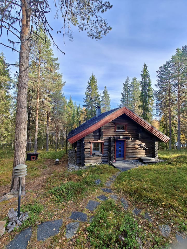 Mökki Pyhäjärven Rannalla. - Pyhä