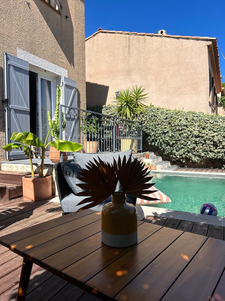 Villa, Climatisée Piscine, Au Calme - Fréjus
