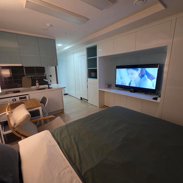 Greenvil City 1000, 50 Inch Tv, Easy Chair - Seoul