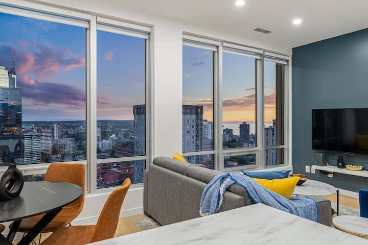 Lux Best Downtown Location - Vancouver