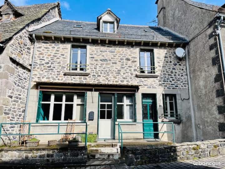 Petite Maison En Plein Centre De Salers - Salers