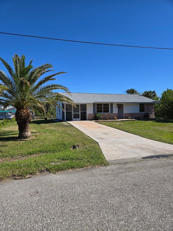 Canal Cottage - Port Charlotte