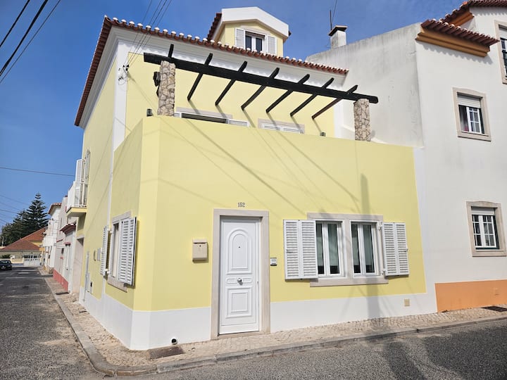 Lovely House In Old Town 5 Minutes From The Ocean - Peniche