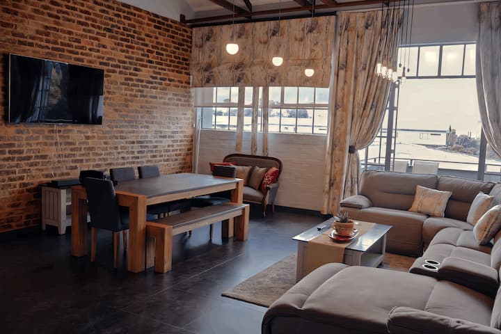 Chic Urban City Loft In The Heart Of Joburg - Johannesburg