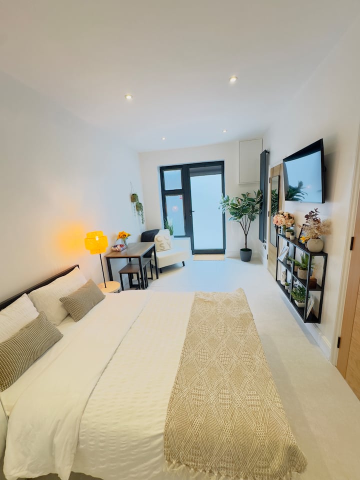 Chic Apartment E10 - London