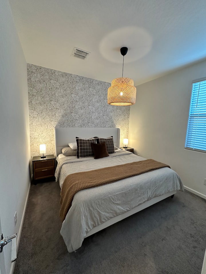 Private Room In Phoenix - Phoenix