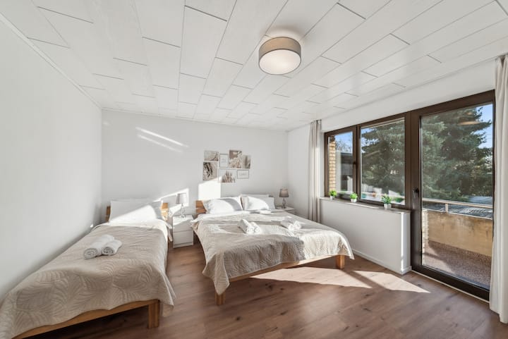 Luxapts: Phantasialand-köln-messe-balkon-küche - Hürth