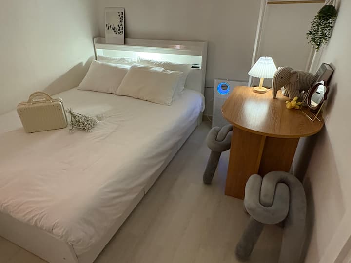 아늑한|공항버스 지하철 5분|명동동대문성수홍대20~35분|여성안심|숙박허가업체|생필품무료 - South Korea