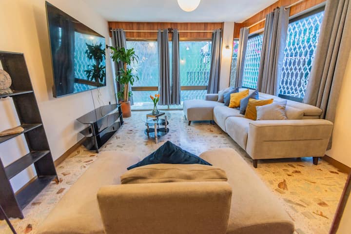 House With Patio And Garages In A Nice Zone - Oaxaca