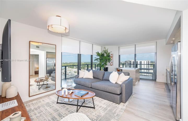 Stylish 2br/2ba Apartment At Hyde - Miami
