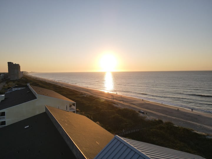 Sandpiper Villa Oceanfront View, Dog Friendly - North Myrtle Beach, SC