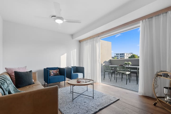 2 Bed Close To Wesley Hospital & Suncorp Stadium - Brisbane