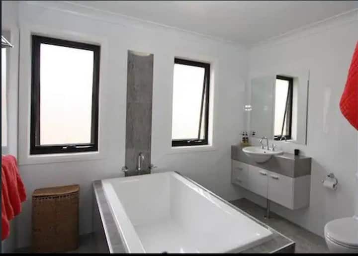 Cosy Place Away From Home - Wagga Wagga