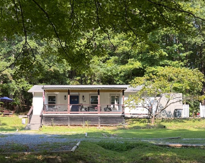 Dogwood Porch-pool-berry-rivers-tennis Ctr-shorter - Georgia, GA