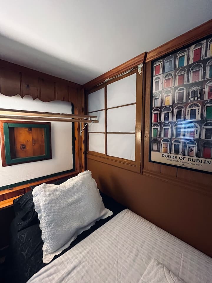 Cozy Metro Nest W/ Private Entry - Rockville, MD