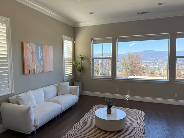 5br4.5ba Luxury Mansion Mountainview • Ev Charging - Pomona, CA