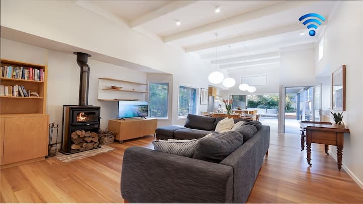 Buwarla House – Stay 3 Pay 2 - Currarong