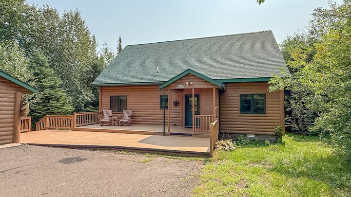 Lutsen Log Lodge 14 In Lutsen, Minnesota - Lutsen, MN