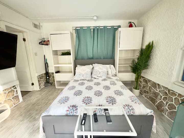 Nature Lovers Guest House - Fort Lauderdale, FL