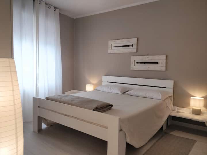 Central Home Top Floor With View - Verona