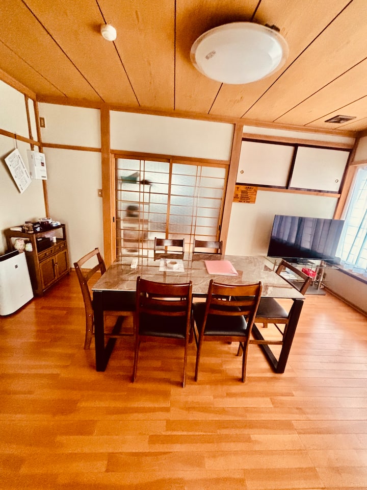 缘民宿/和風新改装，駅、スーパーにとても近い。無料駐車場2台あります。祝您在这里度过一个愉快的假期。 - Takayama